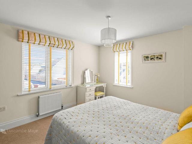 4 bed property for sale