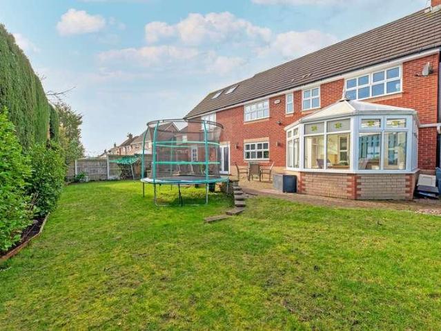 4 bed property for sale