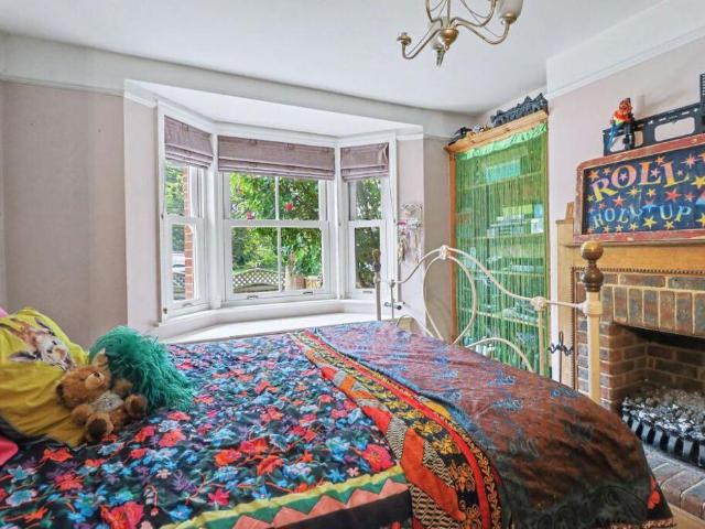 4 bed property for sale