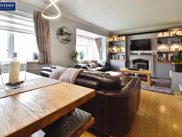 4 bed property for sale