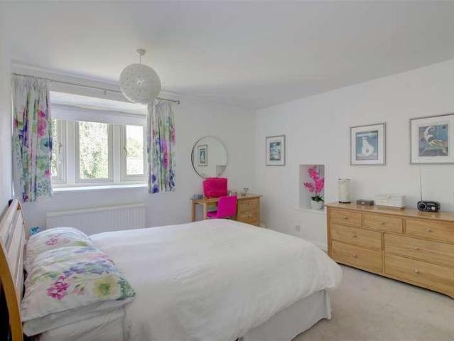 4 bed property for sale