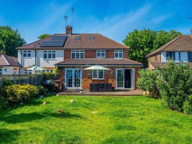 4 bed property for sale