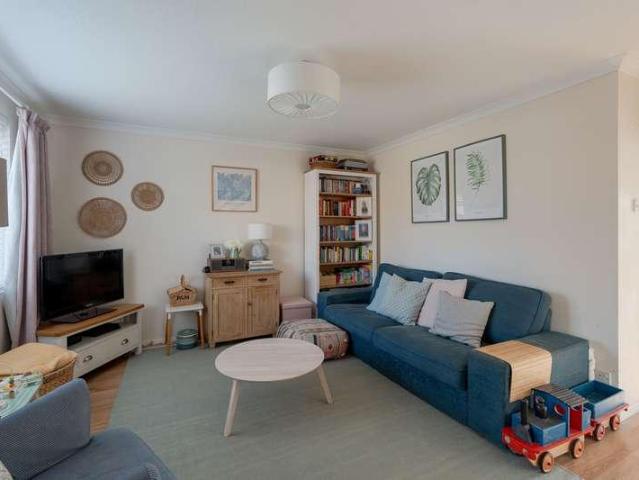4 bed property for sale