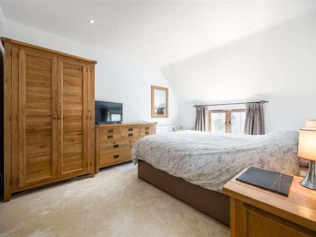 4 bed property for sale