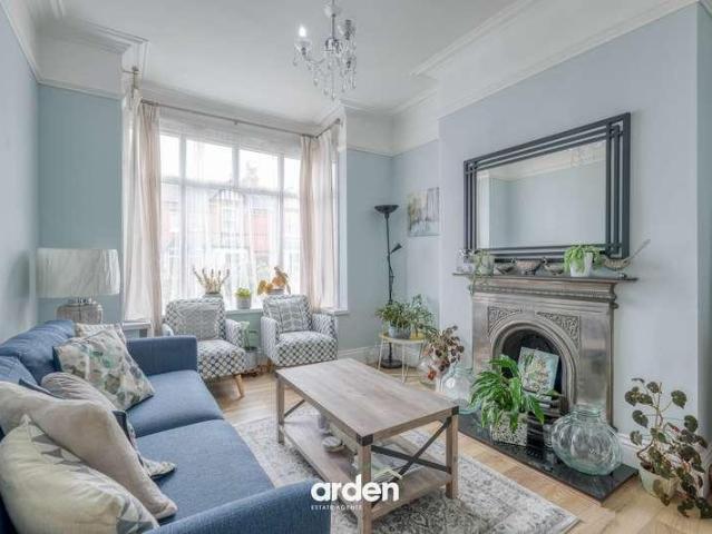 4 bed property for sale