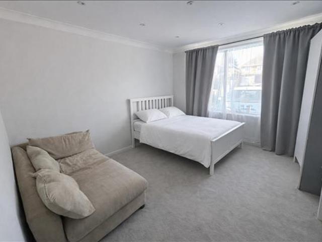 4 bed property for sale