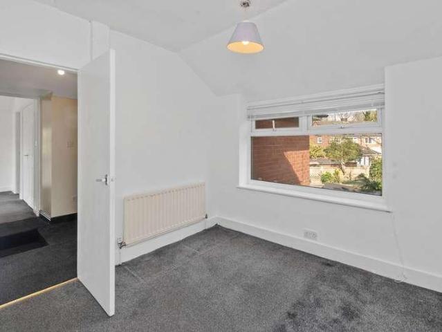 4 bed property for sale