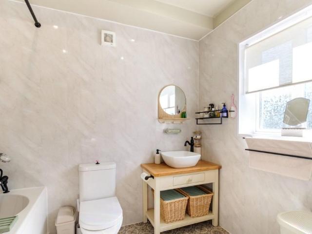 4 bed property for sale