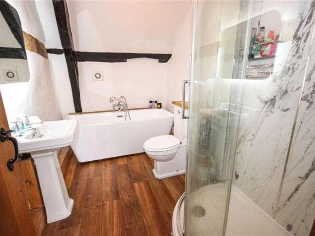4 bed property for sale