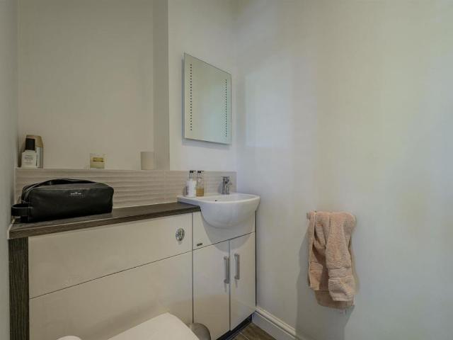 4 bed property for sale