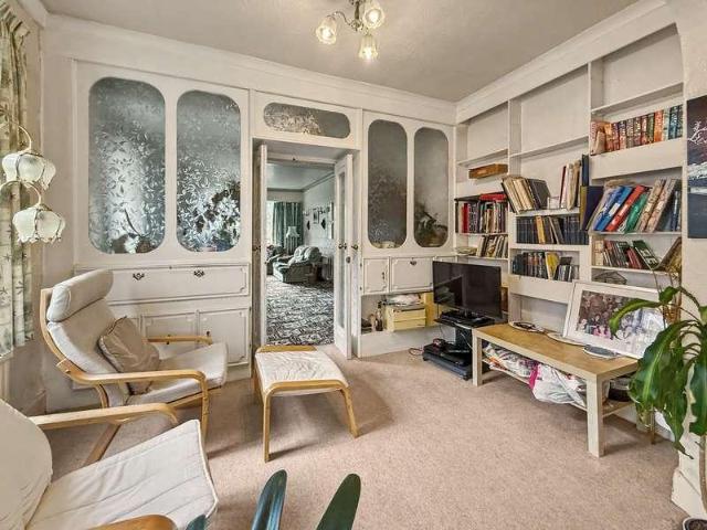 4 bed property for sale
