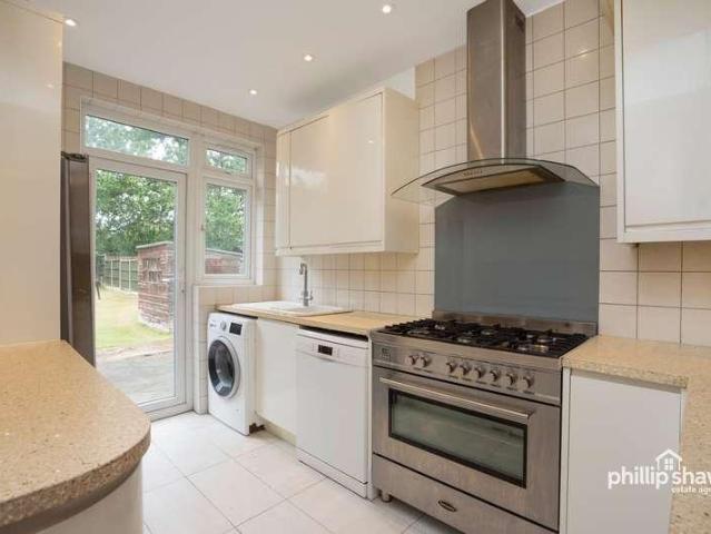 4 bed property for sale