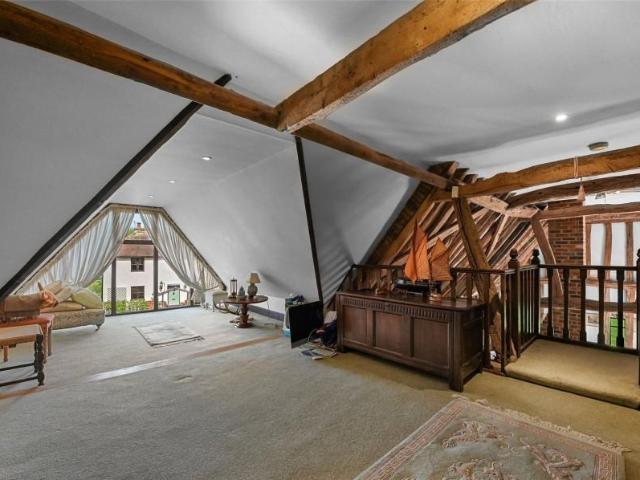 4 bed property for sale
