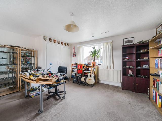 4 bed property for sale