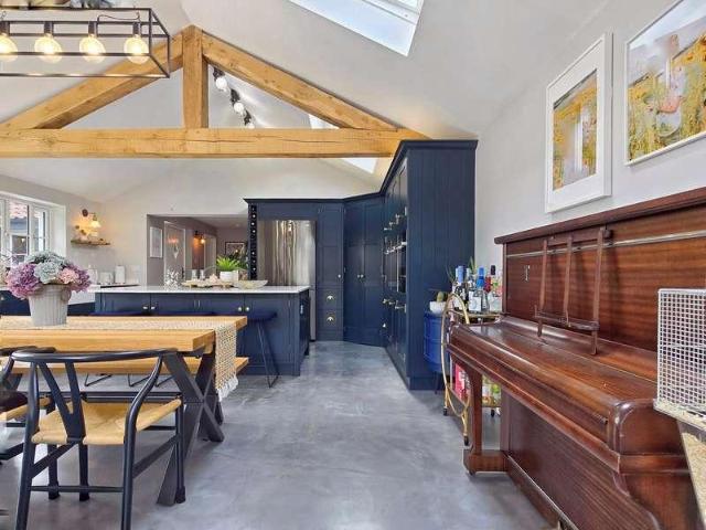 4 bed property for sale