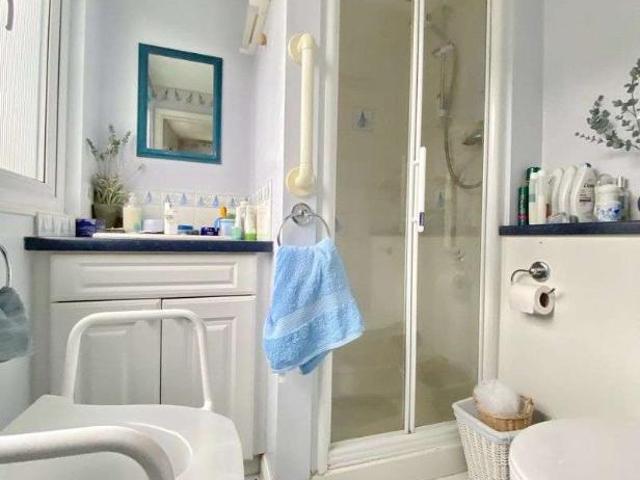 4 bed property for sale