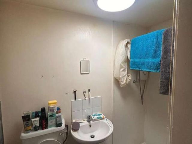 4 bed property for sale