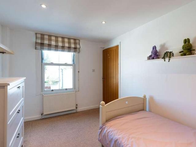 4 bed property for sale