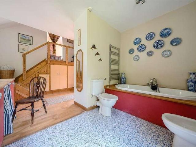 4 bed property for sale