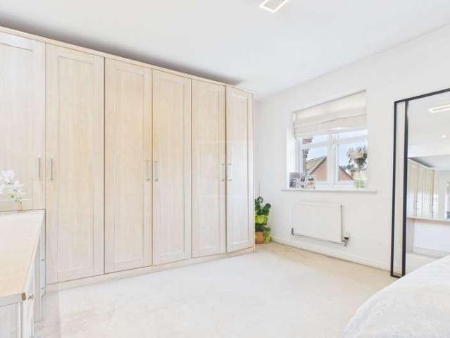 4 bed property for sale