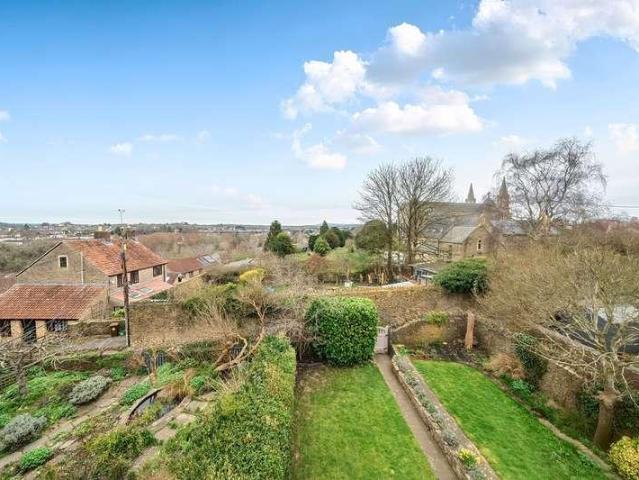 4 bed property for sale