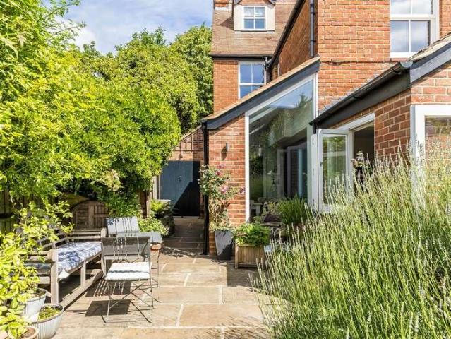 4 bed property for sale