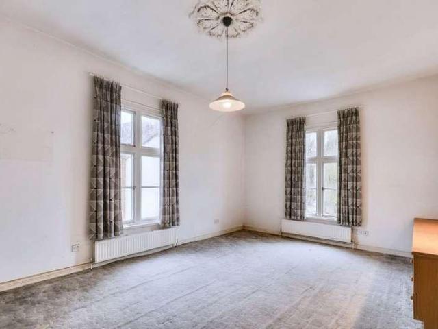 4 bed property for sale
