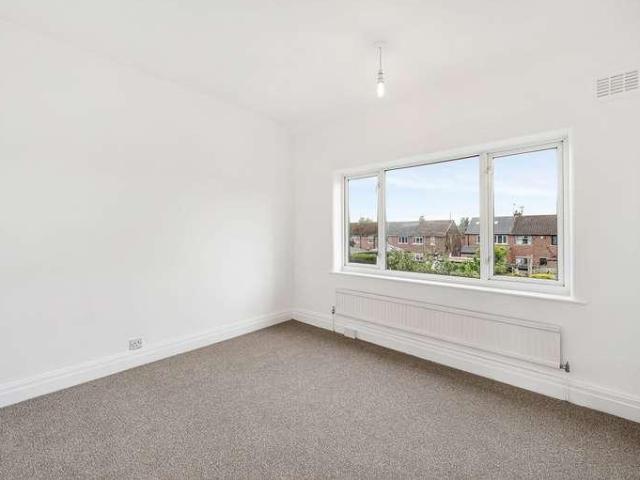 4 bed property for sale