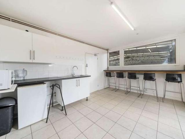 4 bed property for sale