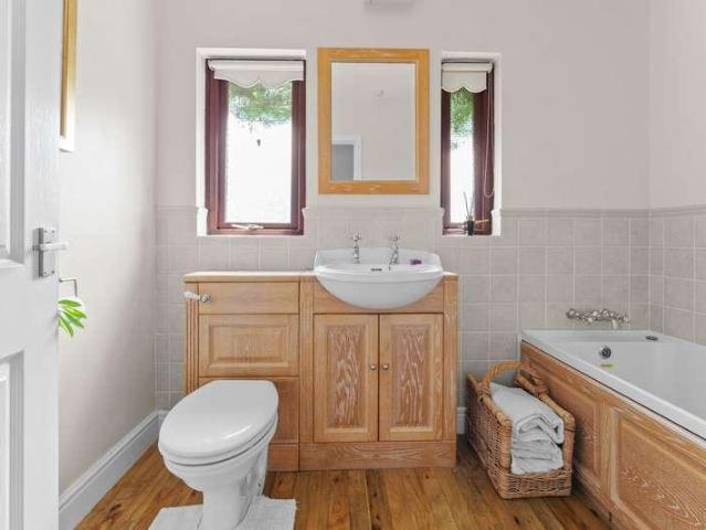 4 bed property for sale