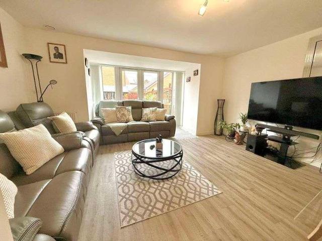 4 bed property for sale