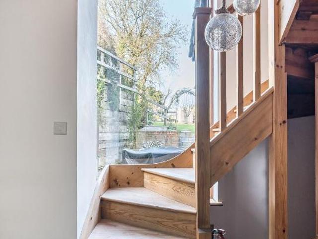 4 bed property for sale