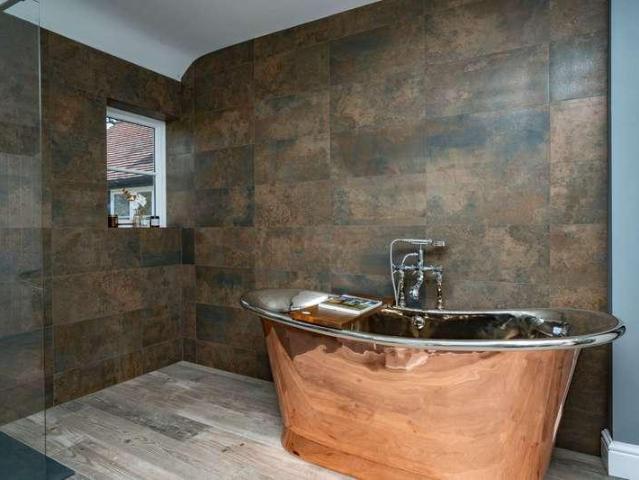 4 bed property for sale