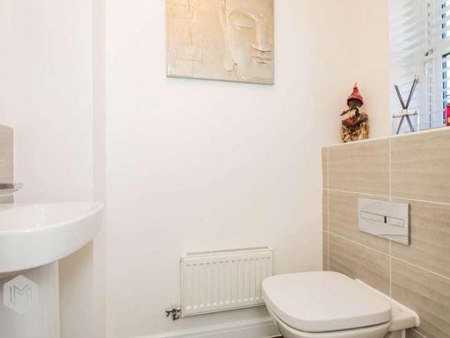 4 bed property for sale