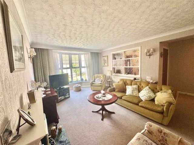 4 bed property for sale