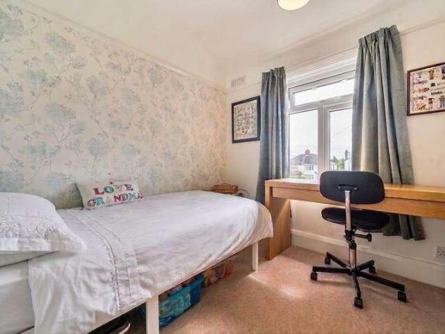 4 bed property for sale