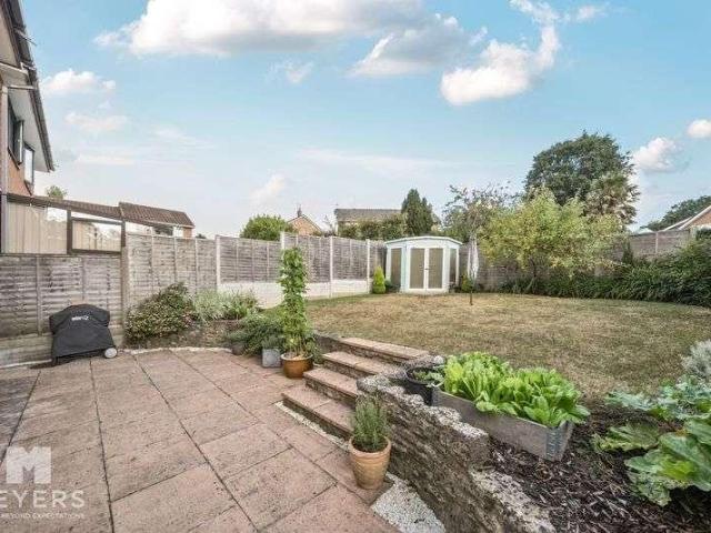 4 bed property for sale