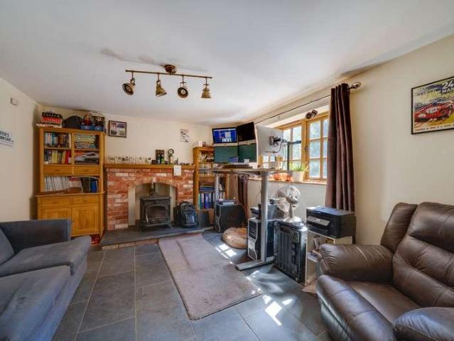4 bed property for sale