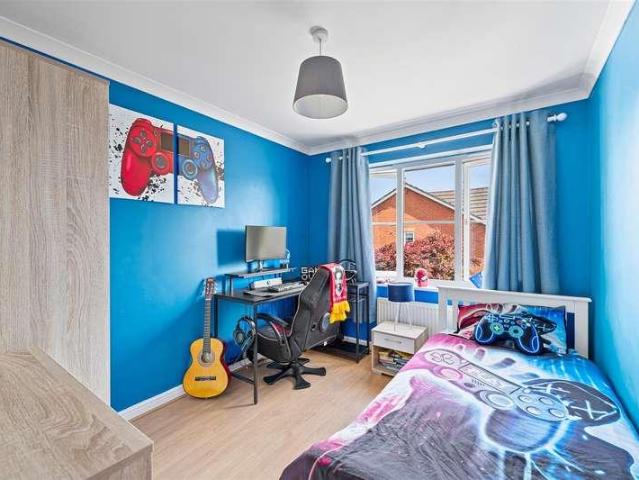 4 bed property for sale