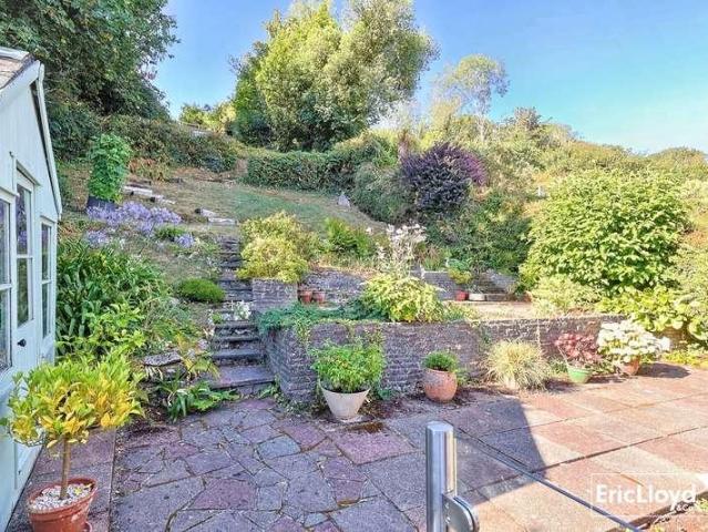 4 bed property for sale