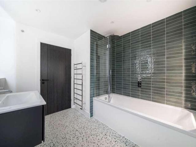 4 bed property for sale