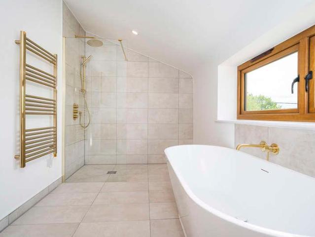 4 bed property for sale