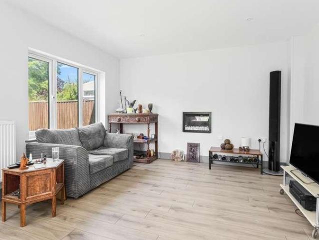 4 bed property for sale