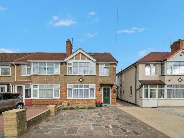 4 bed property for sale