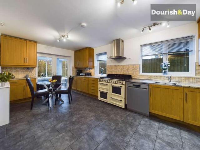 4 bed property for sale