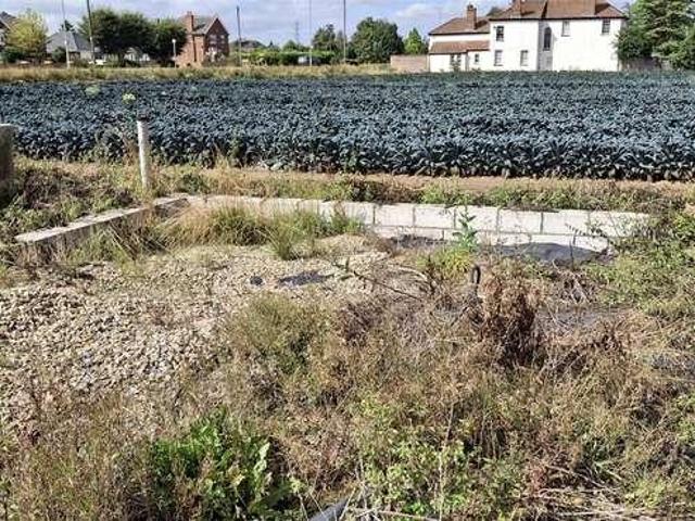4 bed property for sale