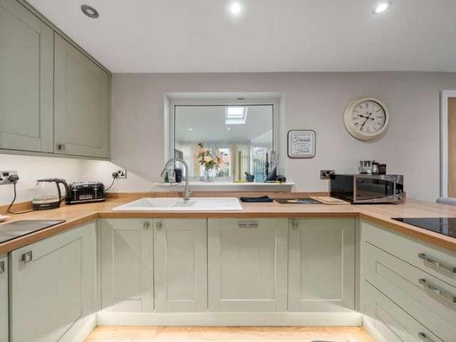 4 bed property for sale