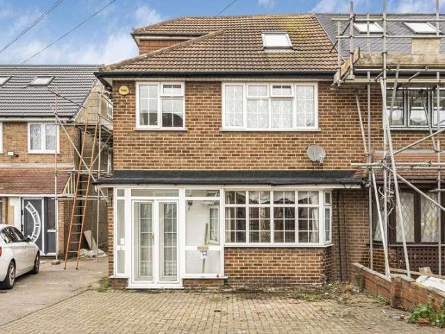 4 bed property for sale