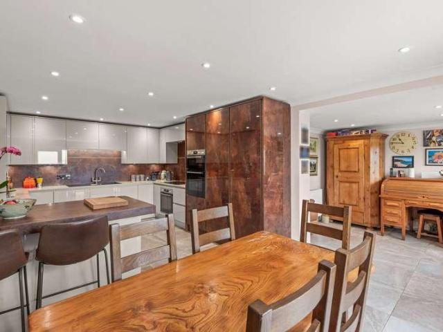4 bed property for sale