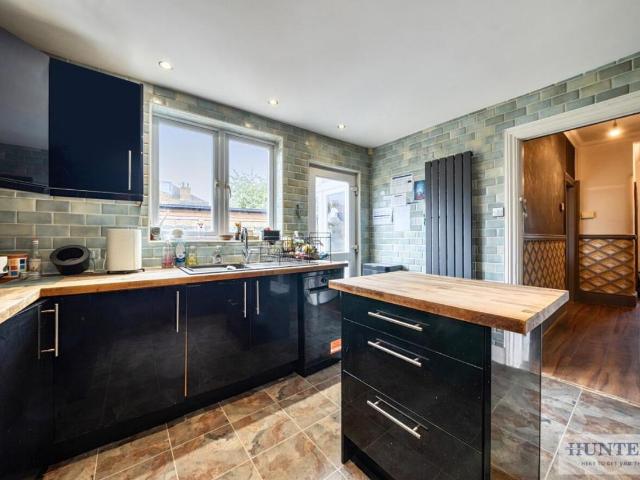 4 bed property for sale